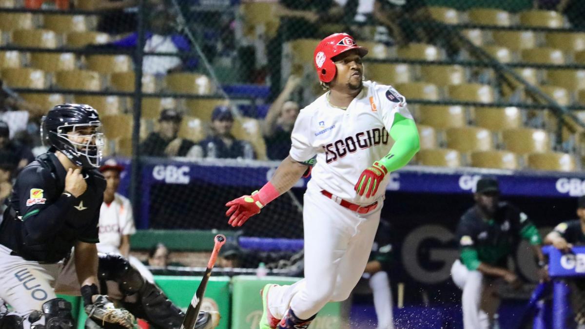 Leones del Escogido se imponen con autoridad a las Estrellas Orientales