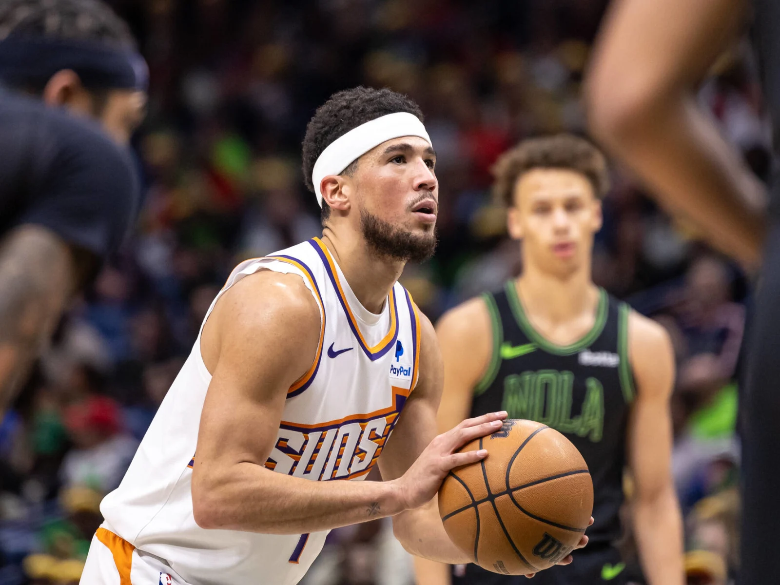 Booker deja en llamas Nueva Orleans con una explosión de 52 puntos