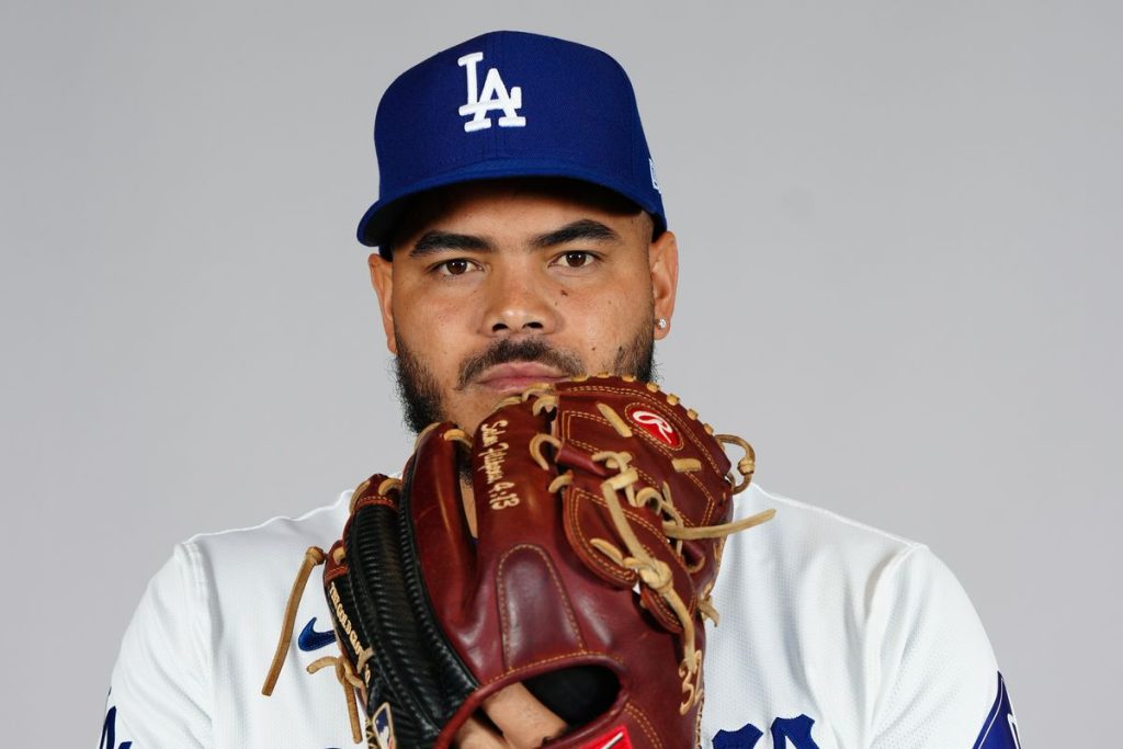 Dinelson Lamet se une al equipo grande de los Dodgers de Los Ángeles