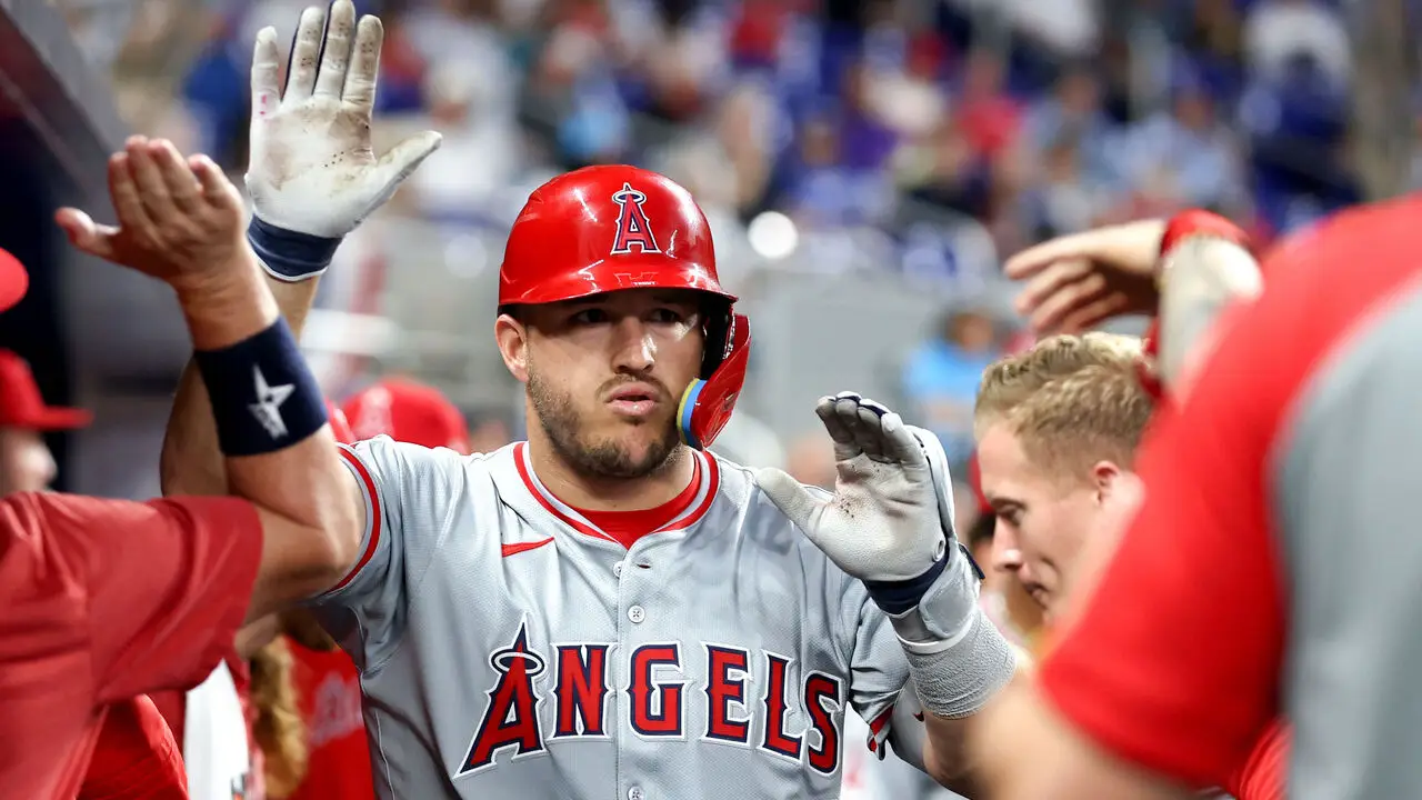 El poderío de Mike Trout resuena en el loanDepot Park