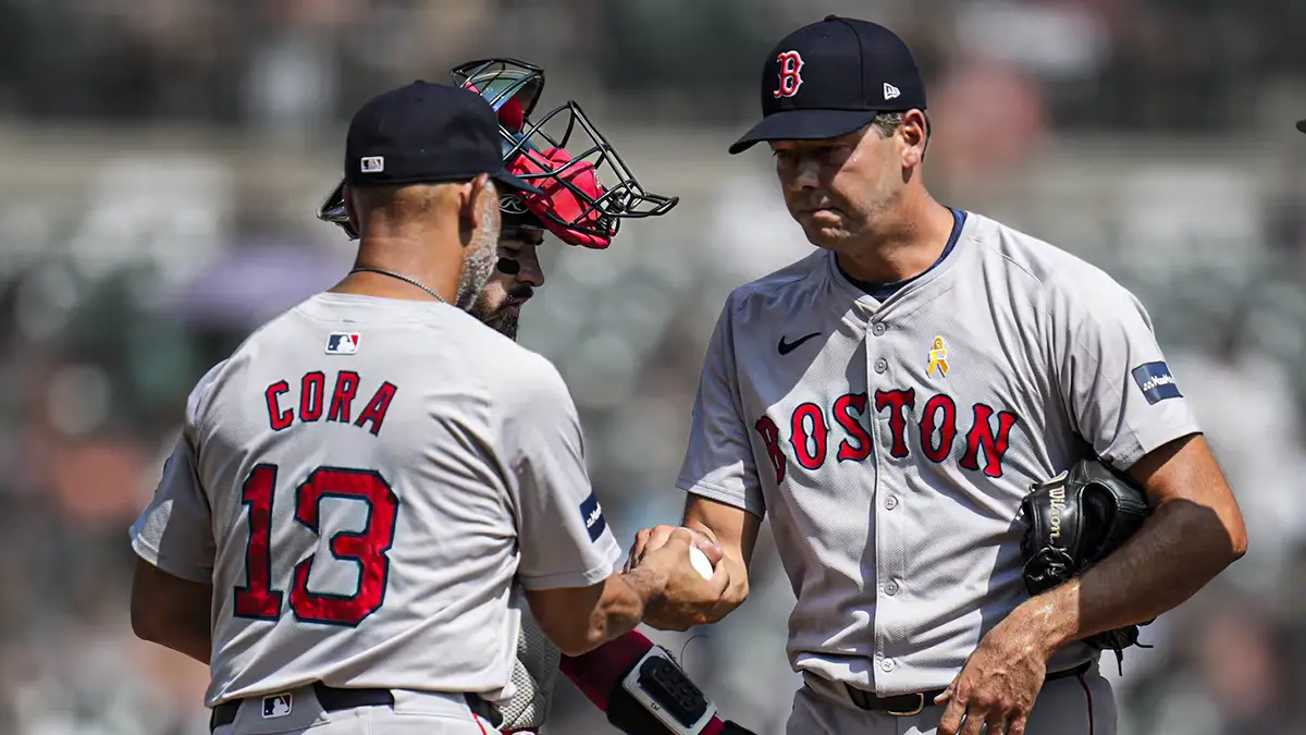 Alex Cora sobre la posibilidad de Medias Rojas en playoffs: 'Se nos ...