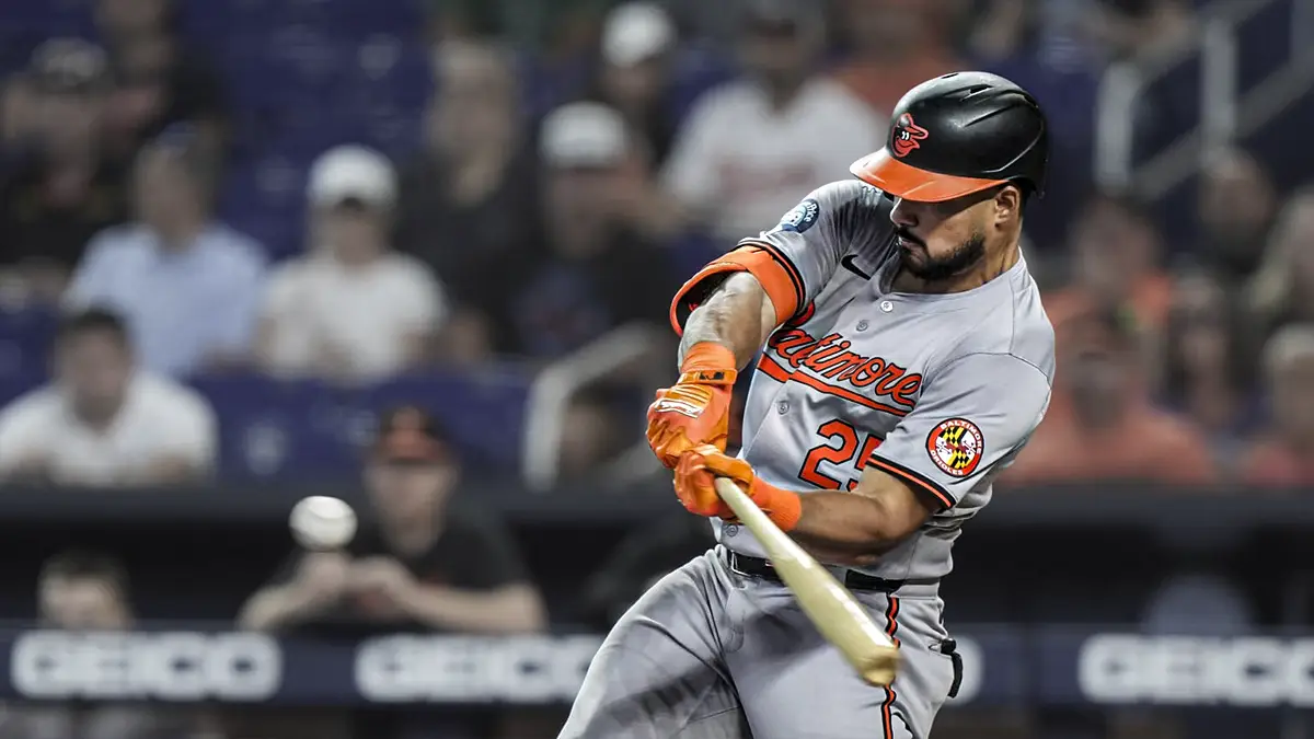 Anthony Santander se luce en Fenway Park con un poderoso jonrón